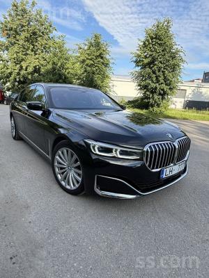 Black BMW 740 2020 in Riga, with an engine capacity of 3.00 L and mileage of 90 thousand km for 57500 €, photo 4 on AUTOMOTO.COM.LV