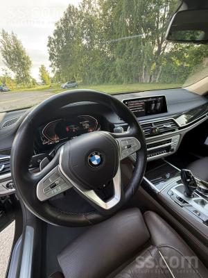 Black BMW 740 2020 in Riga, with an engine capacity of 3.00 L and mileage of 90 thousand km for 57500 €, photo 11 on AUTOMOTO.COM.LV