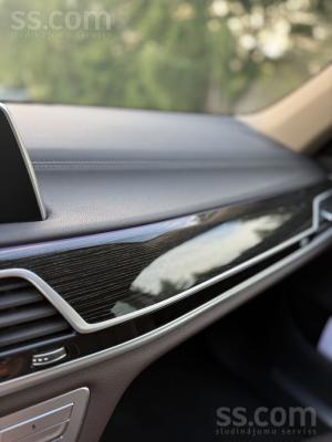 Black BMW 740 2020 in Riga, with an engine capacity of 3.00 L and mileage of 90 thousand km for 57500 €, photo 12 on AUTOMOTO.COM.LV
