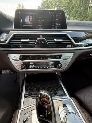 Melns BMW 740 2020 Rīga, ar dzinēja tilpumu 3.00 L un nobraukumu 96 tūkst. km par 57500 €, foto 9 vietnē AUTOMOTO.COM.LV