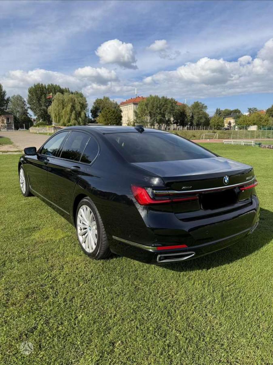 Melns BMW 740 2020 Viļņa, ar dzinēja tilpumu 2.99 L un nobraukumu 145 tūkst. km par 44000 €, foto 6 vietnē AUTOMOTO.COM.LV