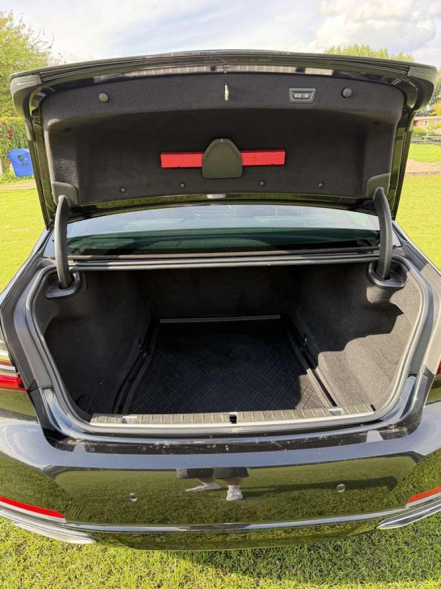 Melns BMW 740 2020 Viļņa, ar dzinēja tilpumu 2.99 L un nobraukumu 145 tūkst. km par 44000 €, foto 8 vietnē AUTOMOTO.COM.LV