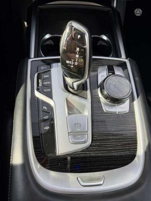 Melns BMW 740 2020 Viļņa, ar dzinēja tilpumu 2.99 L un nobraukumu 145 tūkst. km par 44000 €, foto 16 vietnē AUTOMOTO.COM.LV