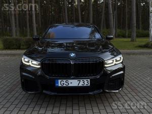 Black BMW 740 2021 in Jurmala, with an engine capacity of 3.00 L and mileage of 82 thousand km for 62000 €, photo 3 on AUTOMOTO.COM.LV