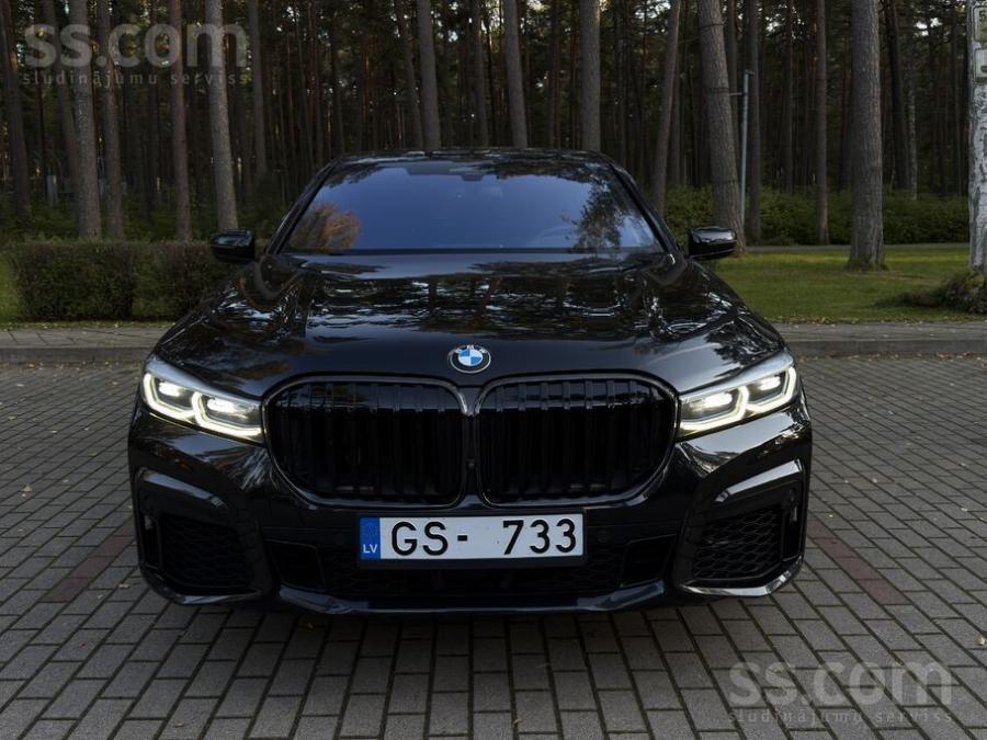 Black BMW 740 2021 in Jurmala, with an engine capacity of 3.00 L and mileage of 82 thousand km for 62000 €, photo 3 on AUTOMOTO.COM.LV