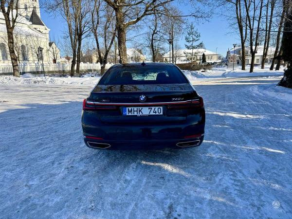 Melns BMW 740 2021 Tauragė, ar dzinēja tilpumu 2.99 L un nobraukumu 180 tūkst. km par 41500 €, foto 8 vietnē AUTOMOTO.COM.LV