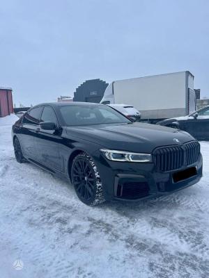 Melns BMW 740 2021 Kauņa, ar dzinēja tilpumu 3.00 L un nobraukumu 60 tūkst. km par 39999 €, foto  vietnē AUTOMOTO.COM.LV