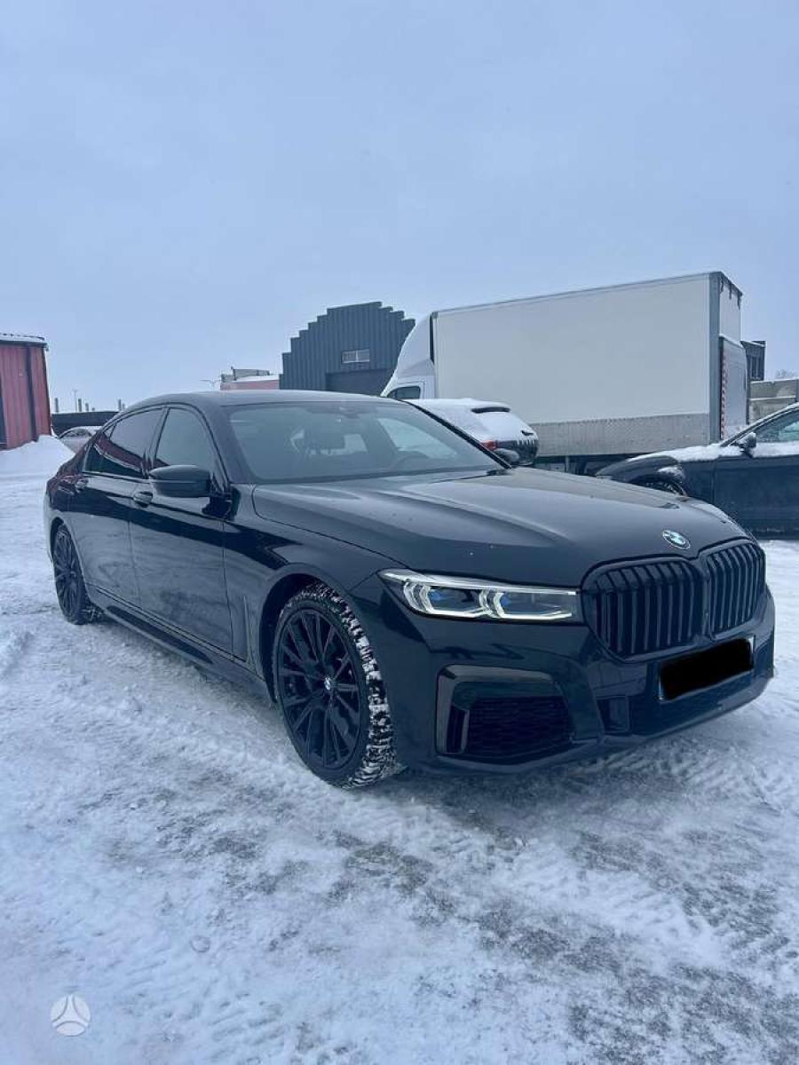 Melns BMW 740 2021 Kauņa, ar dzinēja tilpumu 3.00 L un nobraukumu 60 tūkst. km par 39999 €, foto 1 vietnē AUTOMOTO.COM.LV