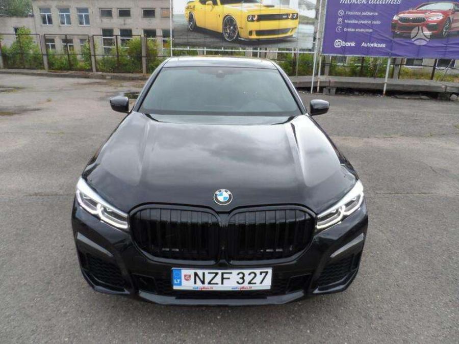Black BMW 740 2021 in Klaipeda, with an engine capacity of 3.00 L and mileage of 63 thousand km for 39500 €, photo 4 on AUTOMOTO.COM.LV