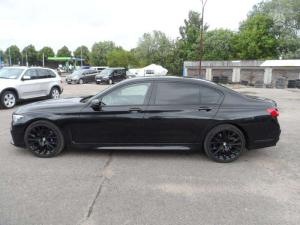 Black BMW 740 2021 in Klaipeda, with an engine capacity of 3.00 L and mileage of 63 thousand km for 39500 €, photo 5 on AUTOMOTO.COM.LV