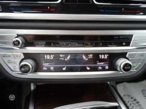 Black BMW 740 2021 in Klaipeda, with an engine capacity of 3.00 L and mileage of 63 thousand km for 39500 €, photo 26 on AUTOMOTO.COM.LV