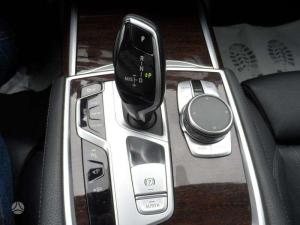 Black BMW 740 2021 in Klaipeda, with an engine capacity of 3.00 L and mileage of 63 thousand km for 39500 €, photo 28 on AUTOMOTO.COM.LV