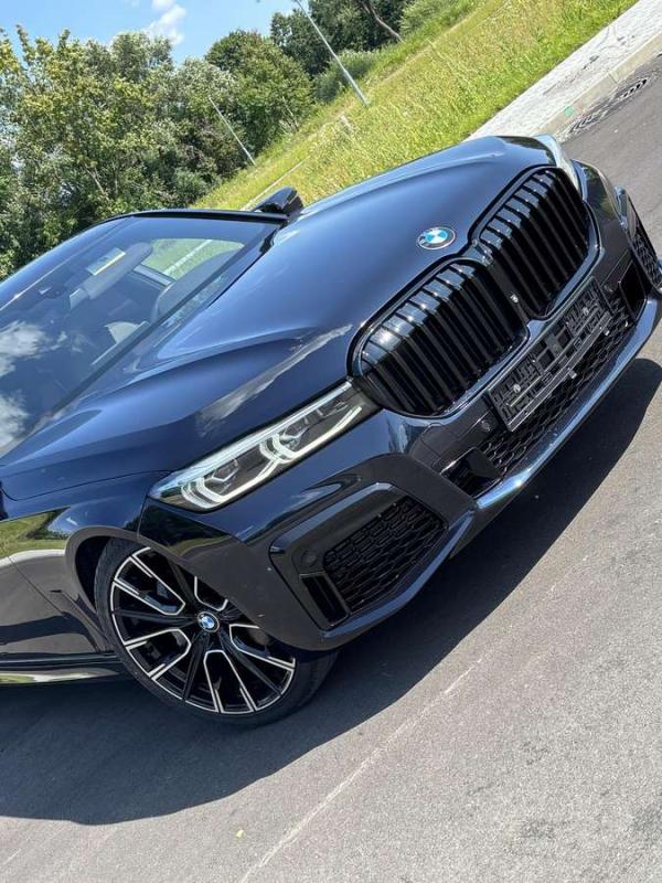 Melns BMW 740 2021 Viļņa, ar dzinēja tilpumu 3.00 L un nobraukumu 100 tūkst. km par 39500 €, foto 6 vietnē AUTOMOTO.COM.LV