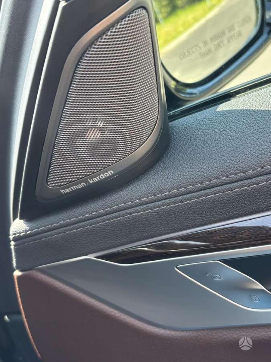 Black BMW 740 2021 in Vilnius, with an engine capacity of 3.00 L and mileage of 100 thousand km for 39500 €, photo 10 on AUTOMOTO.COM.LV