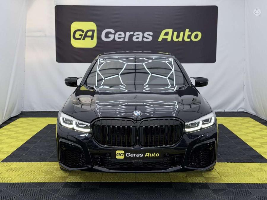Black BMW 740 2021 in Vilnius, with an engine capacity of 3.00 L and mileage of 100 thousand km for 41000 €, photo 8 on AUTOMOTO.COM.LV