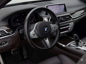 Black BMW 740 2021 in Vilnius, with an engine capacity of 3.00 L and mileage of 100 thousand km for 41000 €, photo 10 on AUTOMOTO.COM.LV