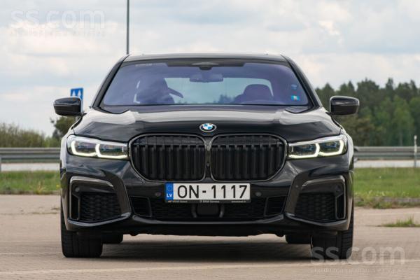 Black BMW 740 2022 in Jurmala, with an engine capacity of 3.00 L and mileage of 112 thousand km for 65000 €, photo 7 on AUTOMOTO.COM.LV