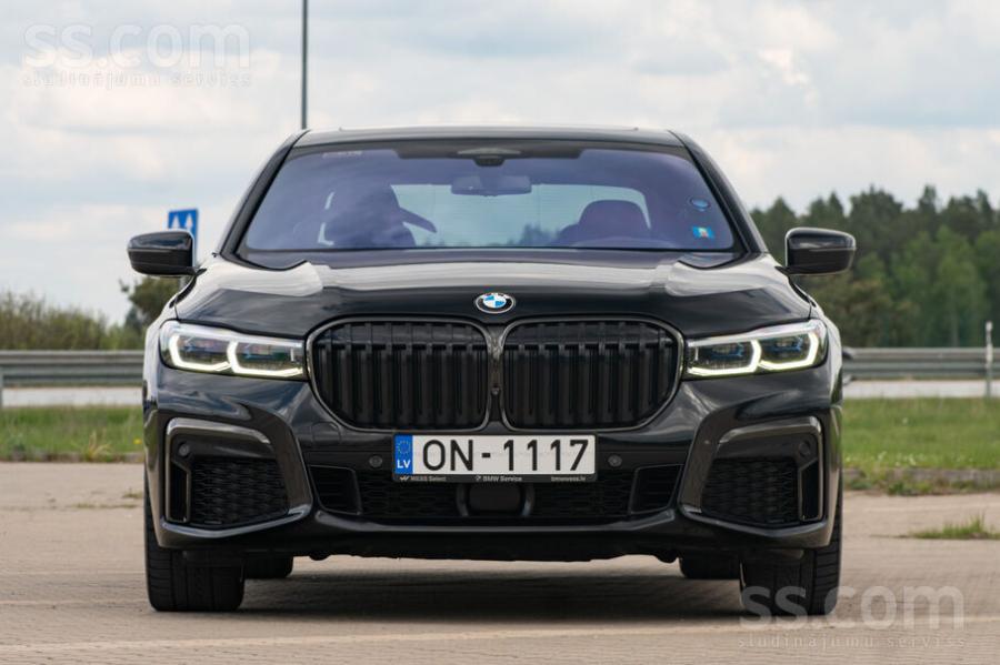 Black BMW 740 2022 in Jurmala, with an engine capacity of 3.00 L and mileage of 112 thousand km for 65000 €, photo 8 on AUTOMOTO.COM.LV