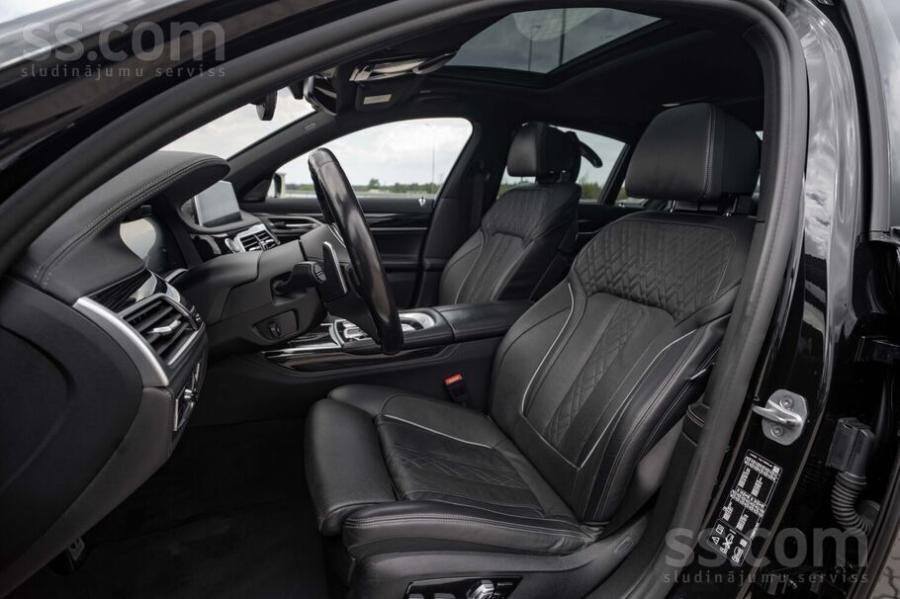 Black BMW 740 2022 in Jurmala, with an engine capacity of 3.00 L and mileage of 112 thousand km for 65000 €, photo 24 on AUTOMOTO.COM.LV