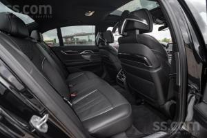 Black BMW 740 2022 in Jurmala, with an engine capacity of 3.00 L and mileage of 112 thousand km for 65000 €, photo 27 on AUTOMOTO.COM.LV