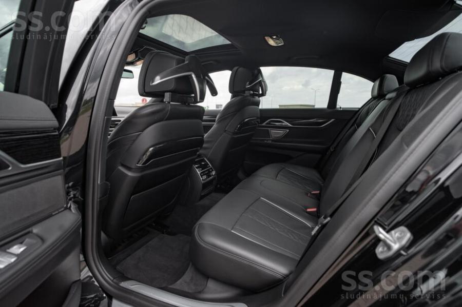 Black BMW 740 2022 in Jurmala, with an engine capacity of 3.00 L and mileage of 112 thousand km for 65000 €, photo 28 on AUTOMOTO.COM.LV