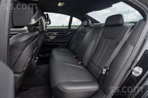 Black BMW 740 2022 in Jurmala, with an engine capacity of 3.00 L and mileage of 112 thousand km for 65000 €, photo 29 on AUTOMOTO.COM.LV
