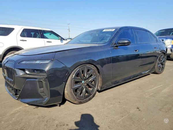 Melns BMW 740 2023 Kauņa, ar dzinēja tilpumu 3.00 L un nobraukumu 0 tūkst. km par 53500 €, foto 1 vietnē AUTOMOTO.COM.LV
