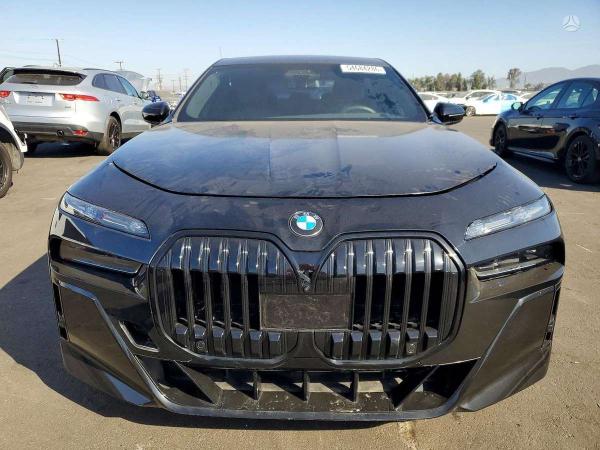 Melns BMW 740 2023 Kauņa, ar dzinēja tilpumu 3.00 L un nobraukumu 0 tūkst. km par 53500 €, foto 3 vietnē AUTOMOTO.COM.LV