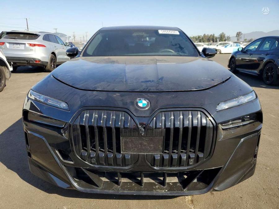 Melns BMW 740 2023 Kauņa, ar dzinēja tilpumu 3.00 L un nobraukumu 0 tūkst. km par 53500 €, foto 3 vietnē AUTOMOTO.COM.LV
