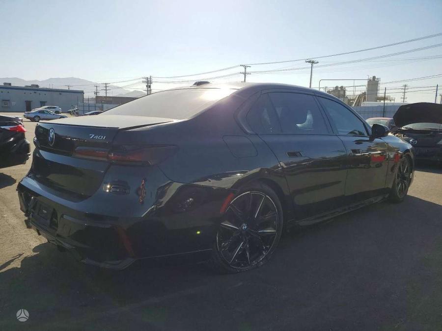 Melns BMW 740 2023 Kauņa, ar dzinēja tilpumu 3.00 L un nobraukumu 0 tūkst. km par 53500 €, foto 6 vietnē AUTOMOTO.COM.LV
