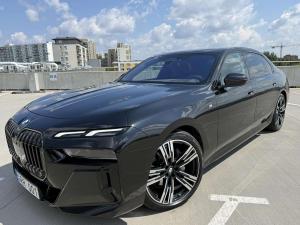 Melns BMW 740 2024 Viļņa, ar dzinēja tilpumu 2.99 L un nobraukumu 42 tūkst. km par 86990 €, foto  vietnē AUTOMOTO.COM.LV