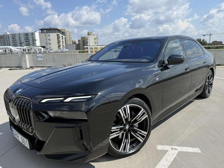 Melns BMW 740 2024 Viļņa, ar dzinēja tilpumu 2.99 L un nobraukumu 42 tūkst. km par 86990 €, foto 1 vietnē AUTOMOTO.COM.LV