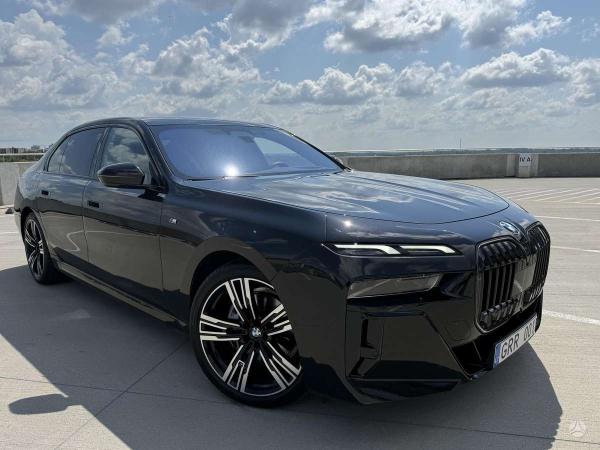 Melns BMW 740 2024 Viļņa, ar dzinēja tilpumu 2.99 L un nobraukumu 42 tūkst. km par 86990 €, foto 2 vietnē AUTOMOTO.COM.LV