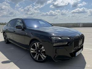Melns BMW 740 2024 Viļņa, ar dzinēja tilpumu 2.99 L un nobraukumu 42 tūkst. km par 86990 €, foto 3 vietnē AUTOMOTO.COM.LV