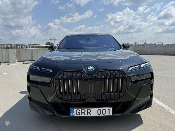 Melns BMW 740 2024 Viļņa, ar dzinēja tilpumu 2.99 L un nobraukumu 42 tūkst. km par 86990 €, foto 3 vietnē AUTOMOTO.COM.LV