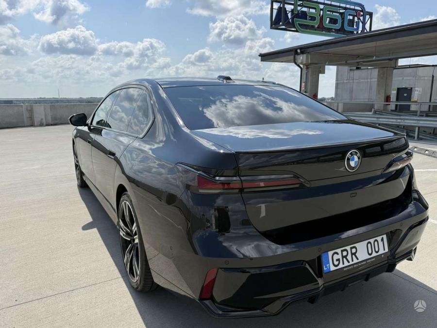 Melns BMW 740 2024 Viļņa, ar dzinēja tilpumu 2.99 L un nobraukumu 42 tūkst. km par 86990 €, foto 6 vietnē AUTOMOTO.COM.LV