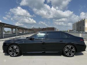 Melns BMW 740 2024 Viļņa, ar dzinēja tilpumu 2.99 L un nobraukumu 42 tūkst. km par 86990 €, foto 8 vietnē AUTOMOTO.COM.LV