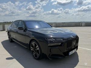 Melns BMW 740 2024 Viļņa, ar dzinēja tilpumu 2.99 L un nobraukumu 42 tūkst. km par 86990 €, foto 11 vietnē AUTOMOTO.COM.LV