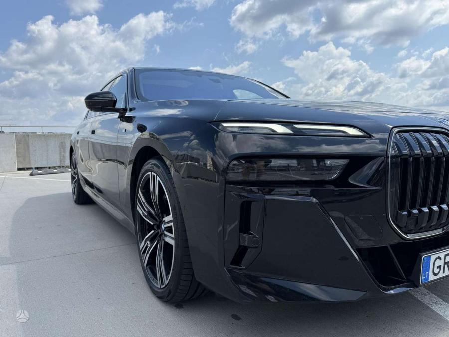 Melns BMW 740 2024 Viļņa, ar dzinēja tilpumu 2.99 L un nobraukumu 42 tūkst. km par 86990 €, foto 12 vietnē AUTOMOTO.COM.LV
