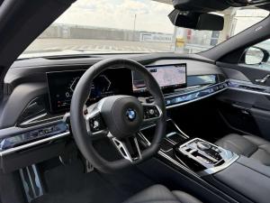 Melns BMW 740 2024 Viļņa, ar dzinēja tilpumu 2.99 L un nobraukumu 42 tūkst. km par 86990 €, foto 18 vietnē AUTOMOTO.COM.LV