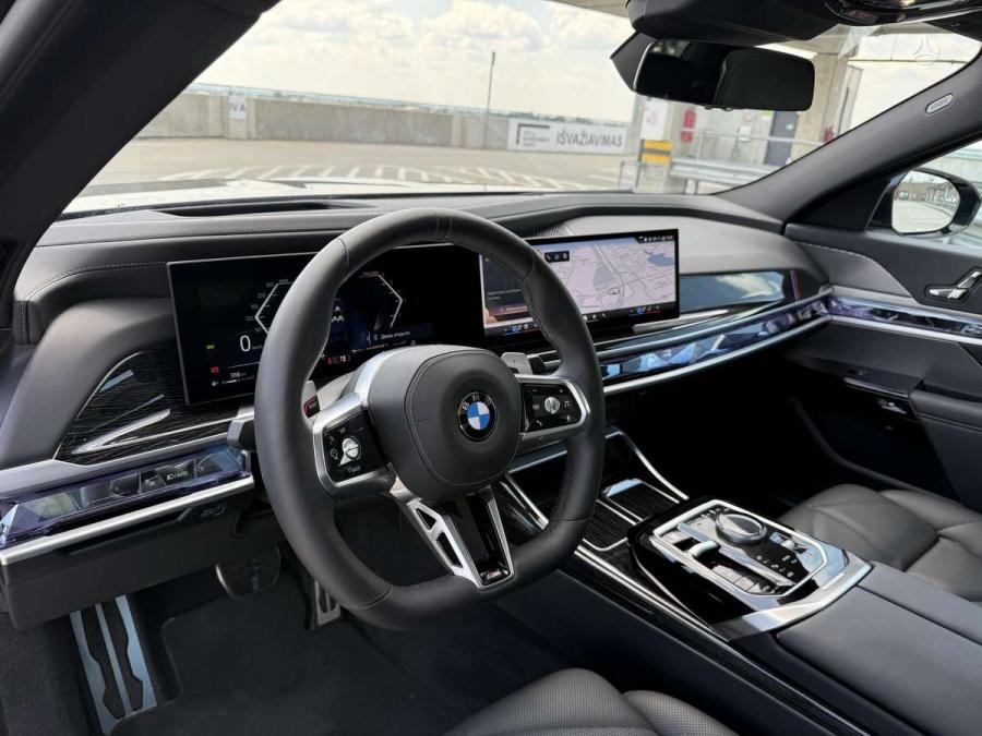 Melns BMW 740 2024 Viļņa, ar dzinēja tilpumu 2.99 L un nobraukumu 42 tūkst. km par 86990 €, foto 18 vietnē AUTOMOTO.COM.LV