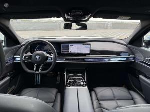 Melns BMW 740 2024 Viļņa, ar dzinēja tilpumu 2.99 L un nobraukumu 42 tūkst. km par 86990 €, foto 29 vietnē AUTOMOTO.COM.LV