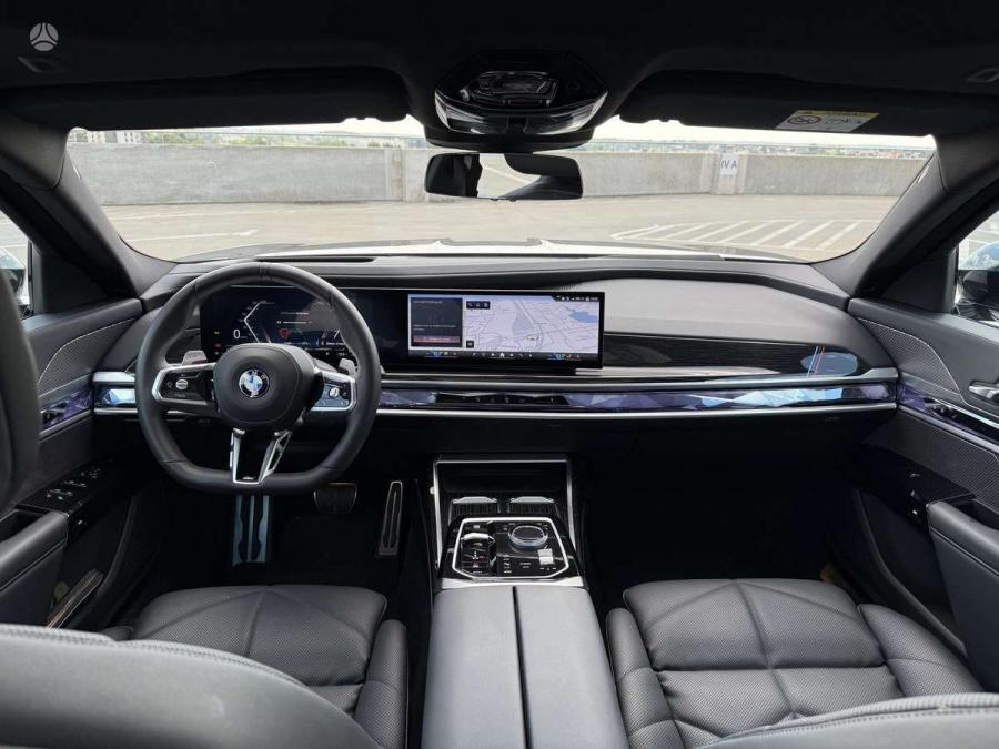Melns BMW 740 2024 Viļņa, ar dzinēja tilpumu 2.99 L un nobraukumu 42 tūkst. km par 86990 €, foto 29 vietnē AUTOMOTO.COM.LV