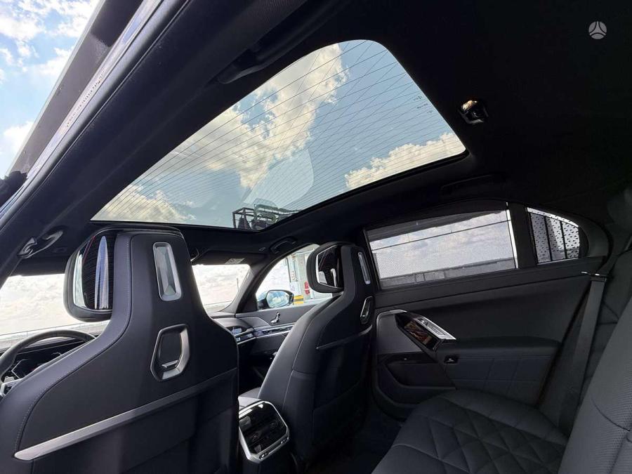 Melns BMW 740 2024 Viļņa, ar dzinēja tilpumu 2.99 L un nobraukumu 42 tūkst. km par 86990 €, foto 30 vietnē AUTOMOTO.COM.LV