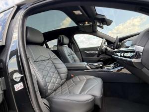 Melns BMW 740 2024 Viļņa, ar dzinēja tilpumu 2.99 L un nobraukumu 42 tūkst. km par 86990 €, foto 33 vietnē AUTOMOTO.COM.LV
