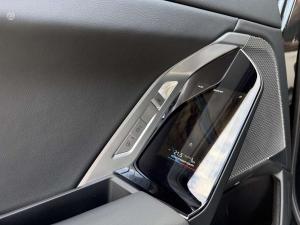 Melns BMW 740 2024 Viļņa, ar dzinēja tilpumu 2.99 L un nobraukumu 42 tūkst. km par 86990 €, foto 36 vietnē AUTOMOTO.COM.LV