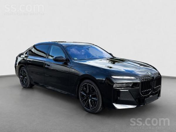 Black BMW 740 2024 in Tukums, with an engine capacity of 3.00 L and mileage of 79 thousand km for 84777 €, photo 2 on AUTOMOTO.COM.LV