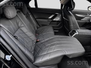 Black BMW 740 2024 in Tukums, with an engine capacity of 3.00 L and mileage of 79 thousand km for 84777 €, photo 9 on AUTOMOTO.COM.LV