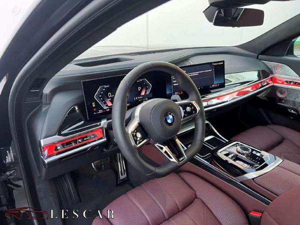 Melns BMW 740 2025 Viļņa, ar dzinēja tilpumu 2.99 L un nobraukumu 14 tūkst. km par 129000 €, foto 6 vietnē AUTOMOTO.COM.LV