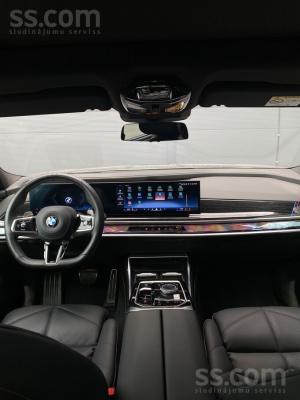 Black BMW 740 2025 in Riga, with an engine capacity of 3.00 L and mileage of 29 thousand km for 85000 €, photo 7 on AUTOMOTO.COM.LV